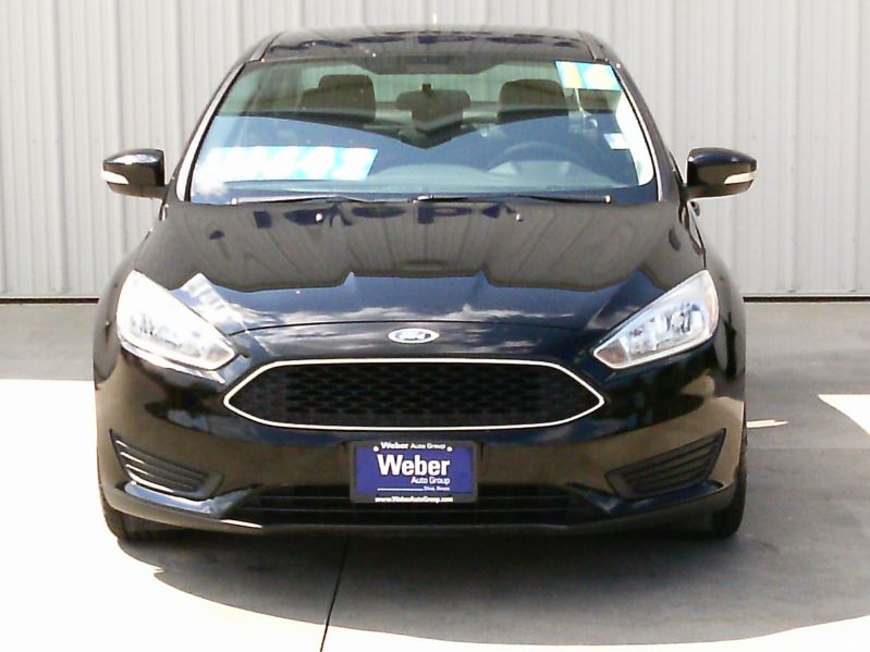 2016 Black Ford Focus SE