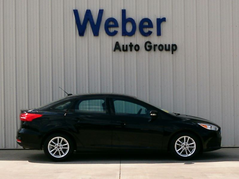 2016 Black Ford Focus SE