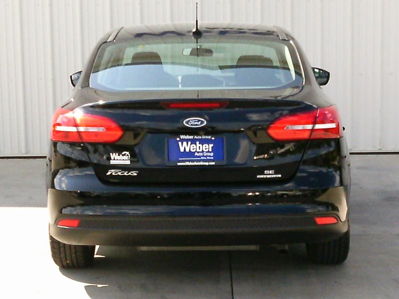 2016 Black Ford Focus SE