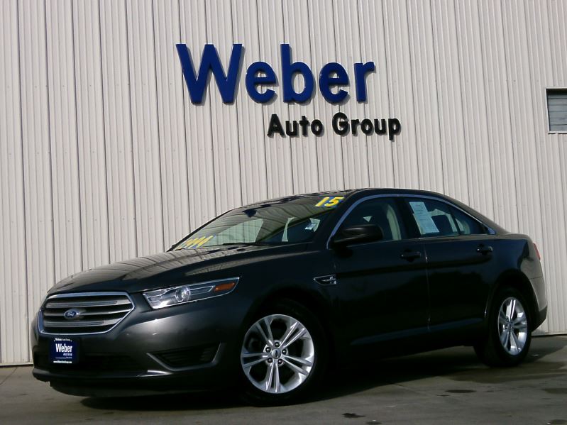 2015 Gray Ford Taurus
