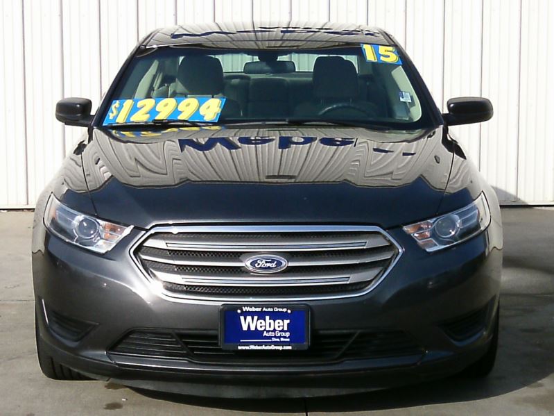 2015 Gray Ford Taurus